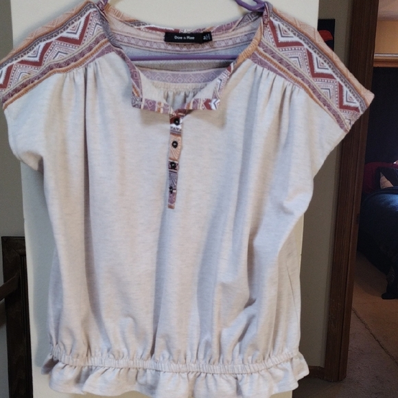 Doe & Rae | Tops | Doe Rae Cream Blouse With Patterned Shoulders | Poshmark
